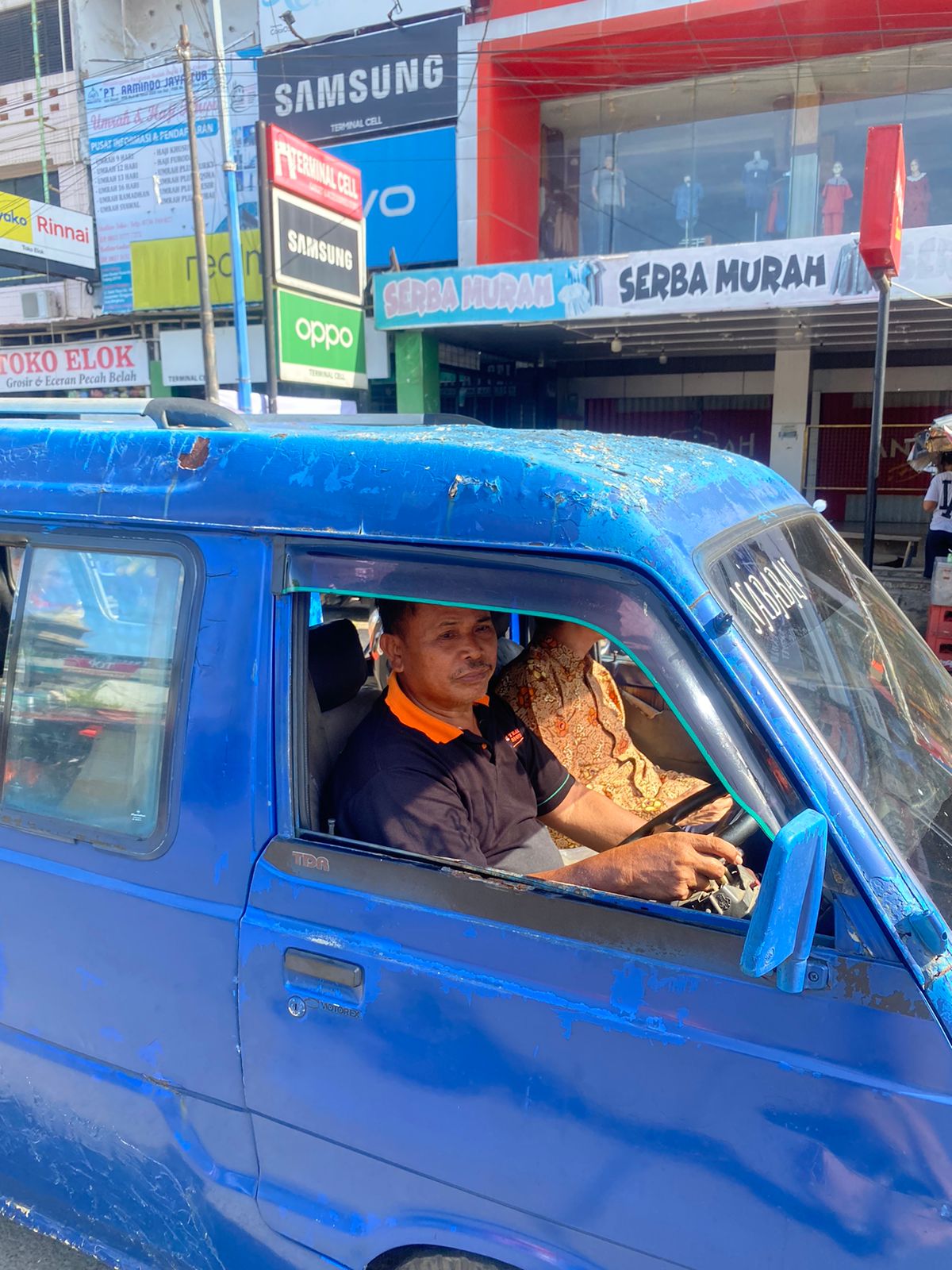 Sejak 1990 jadi Sopir Angkot, Pak Baban Akui Penghasilan Kini Semakin Sulit